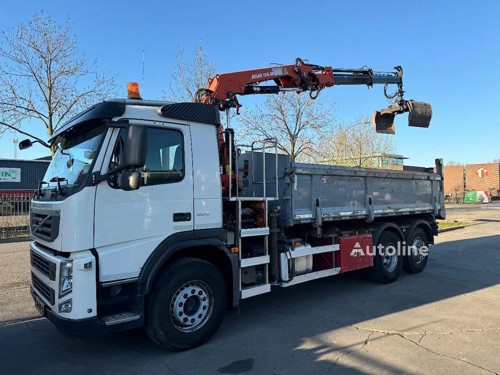 Volvo FM 330 6X2 - EURO 5 + ATLAS 126.3E A2 + REMOTE + LIFT/STEERING A kamion s ravnom platformom