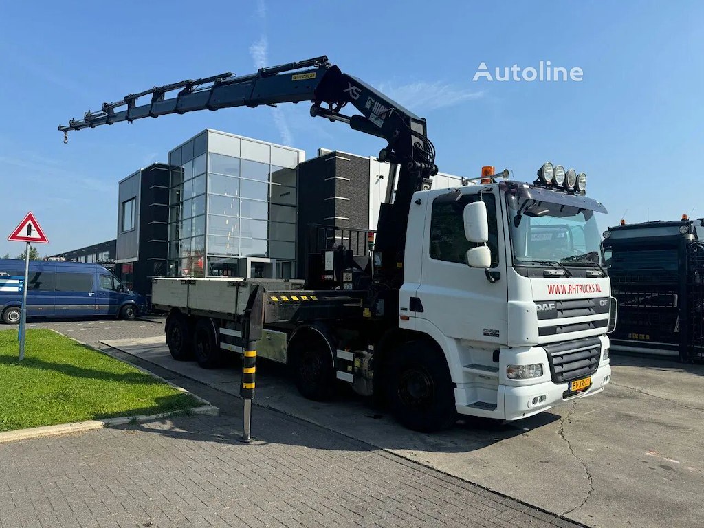 DAF CF 85.360 8x2 + HIAB 422E8 REMOTE CONTROLE kamion s ravnom platformom
