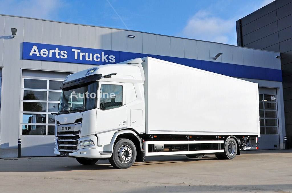 Novi DAF XD 310 FA 4x2 ST890 - Sleeper High - 19T - Super Luxury Edition kamion furgon