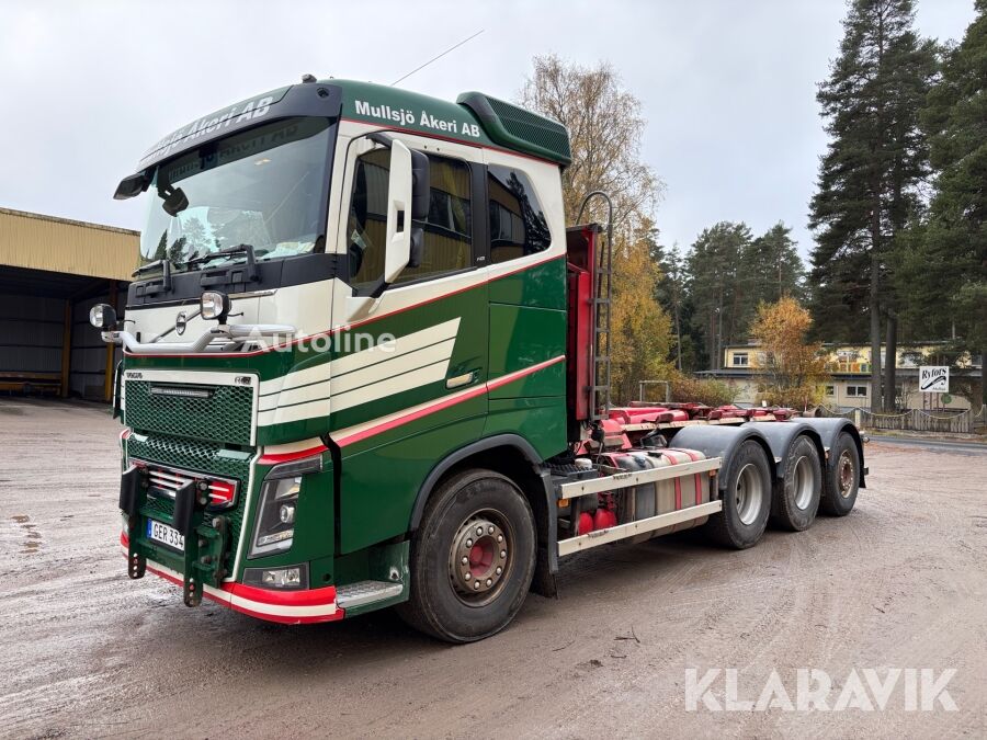 Prodaje se Volvo FH16 rol kiper sa kukom na aukciji