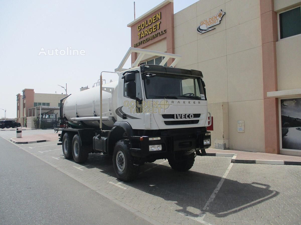 IVECO TRAKKER 380 autocisterna