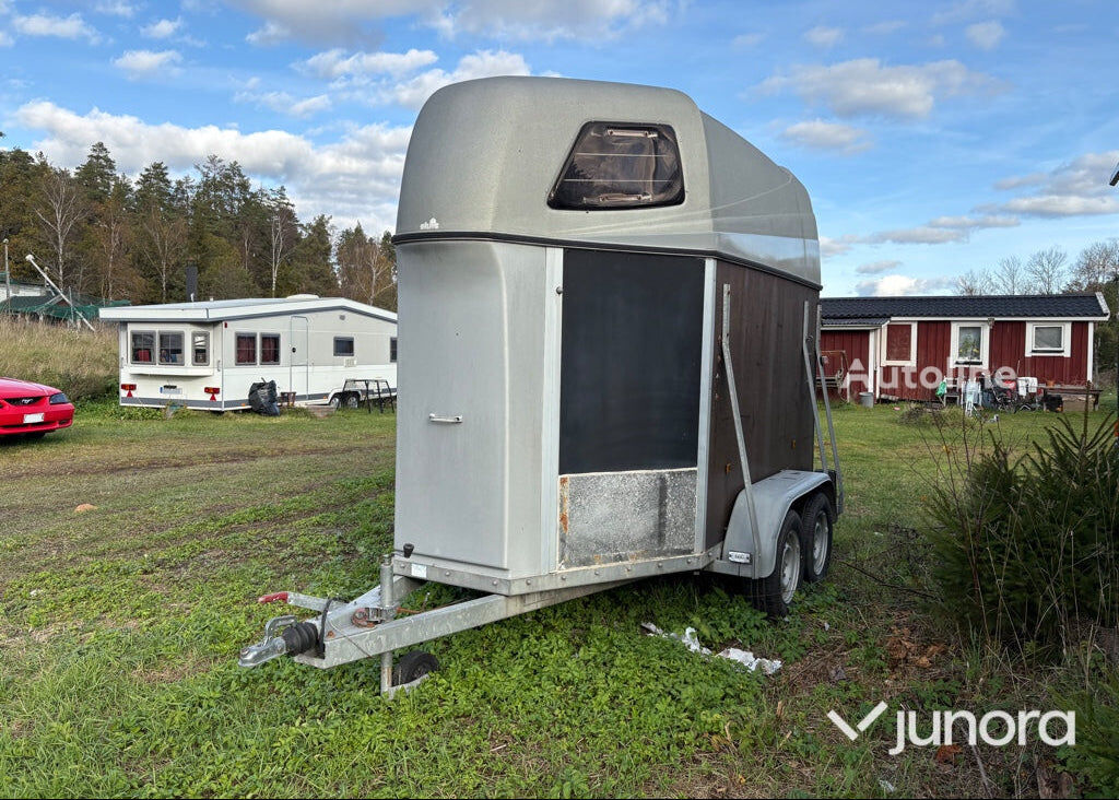 Prodaje se Sluis PTS prikolicu za prevoz konja na aukciji