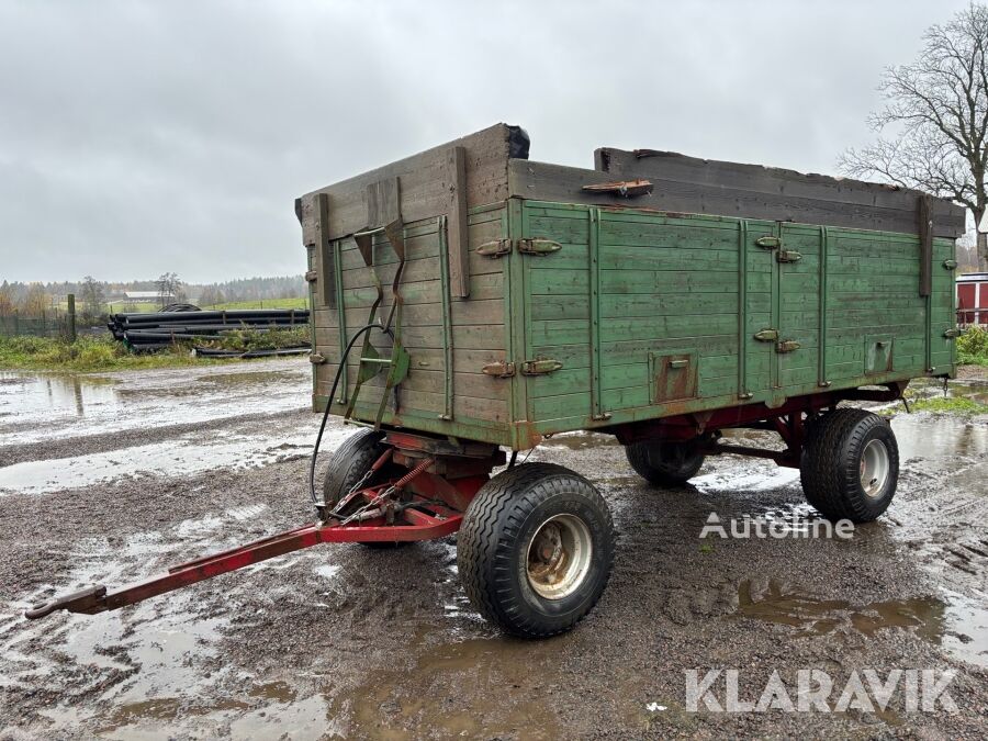 Prodaje se prikolicu za prevoz zrna na aukciji