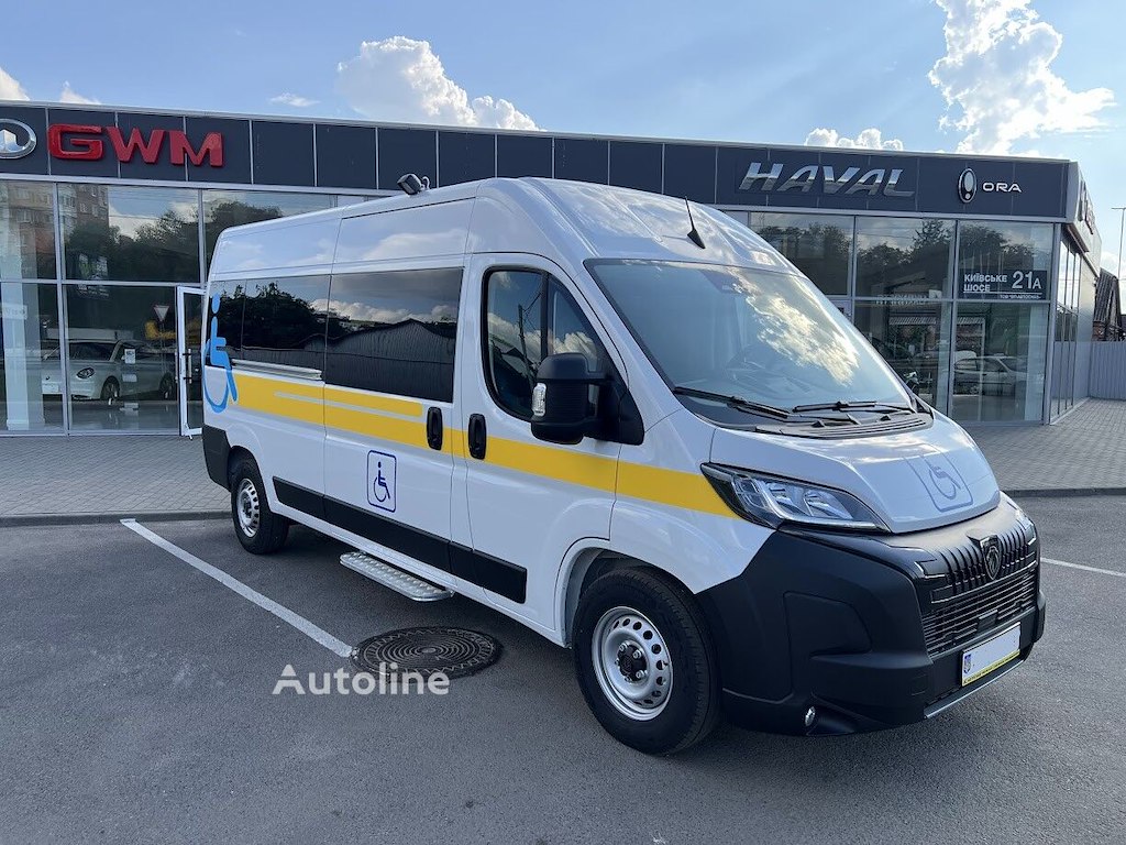 Novi Peugeot Boxer putnički minibus