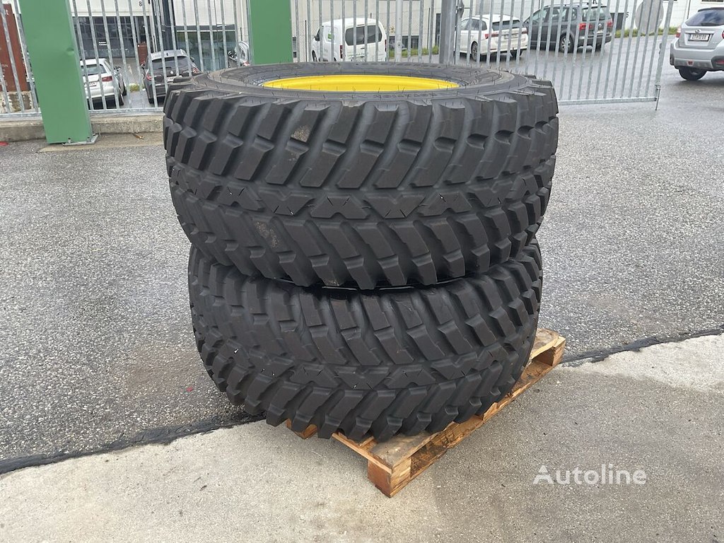 Sonstige John Deere 540/65 R24 Nokian felna za kamion