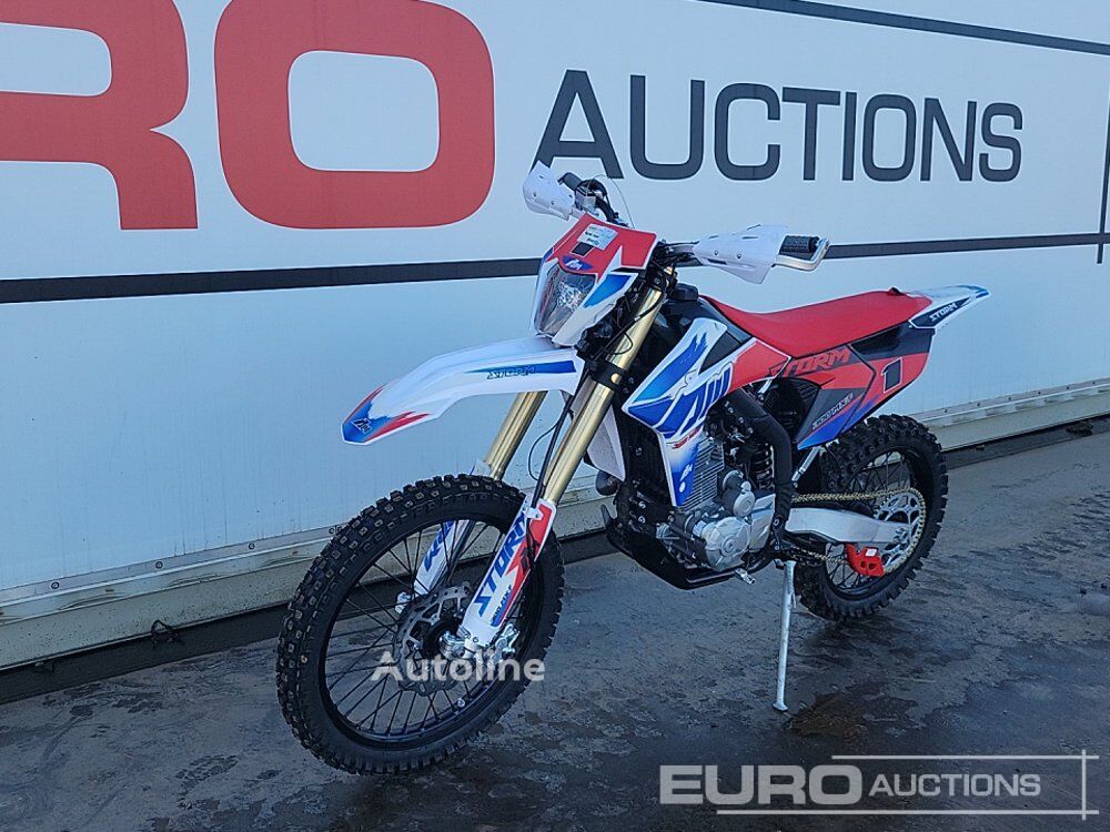 Prodaje se Apollo Thunder 250cc Motorcross Bike, 21" Front, 18" motocikl na aukciji