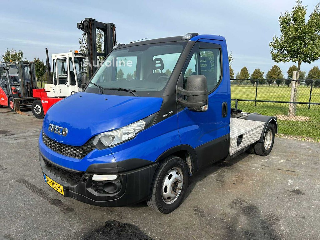 Prodaje se IVECO Daily 40C17 3.0 300 tegljač na aukciji