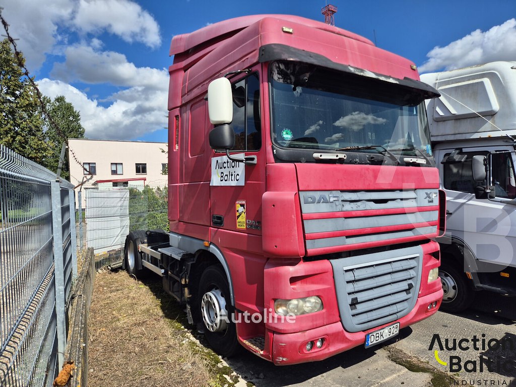 Prodaje se DAF FT XF105.460 tegljač na aukciji