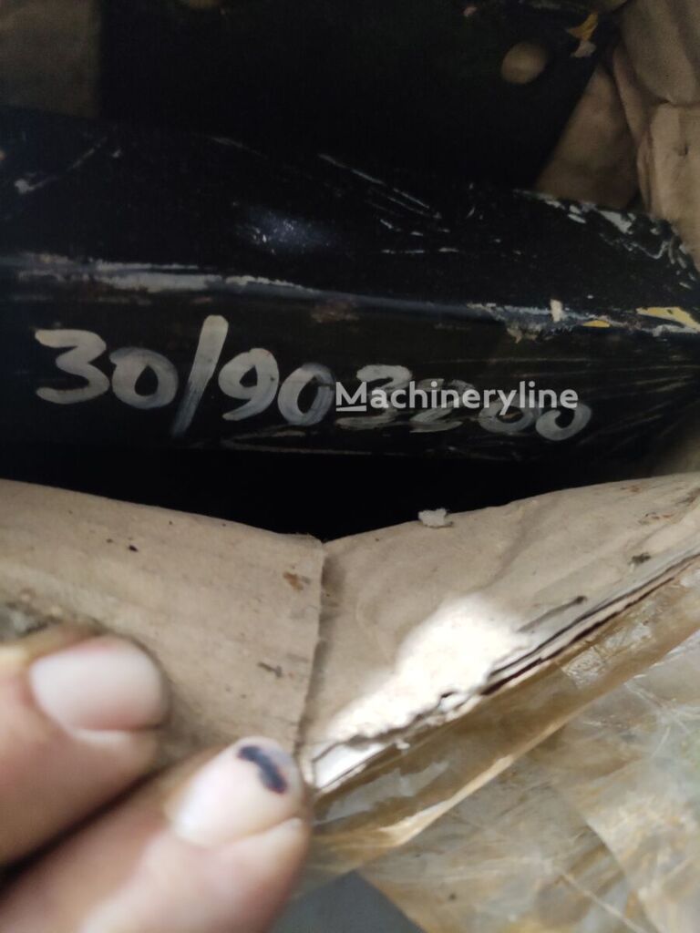 Radiator maslianyi radiator okholodzhennia 30/903200 drugi rezervni deo sistema za hlađenje za JCB 410, 412 ,415 prednjeg utovarivača