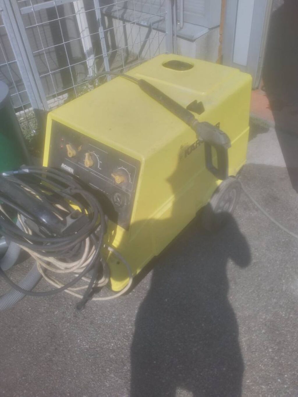 Karcher perac pod visokim pritiskom za Toplo i Hladno pranje Radi na