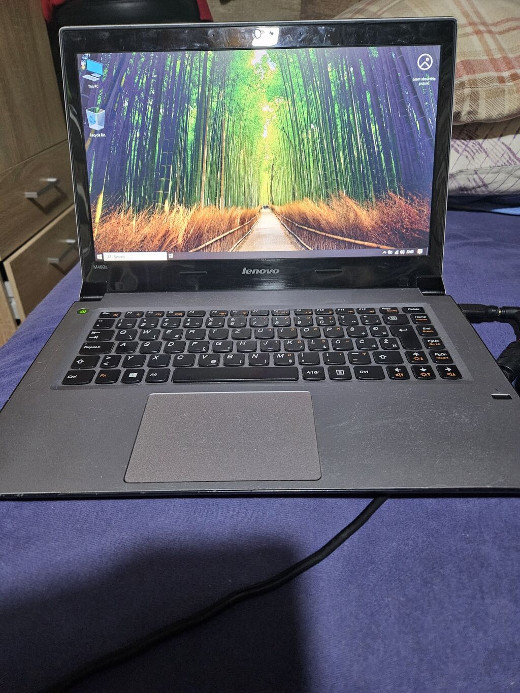 Intel Core i3, 8 GB OZU, 14 "