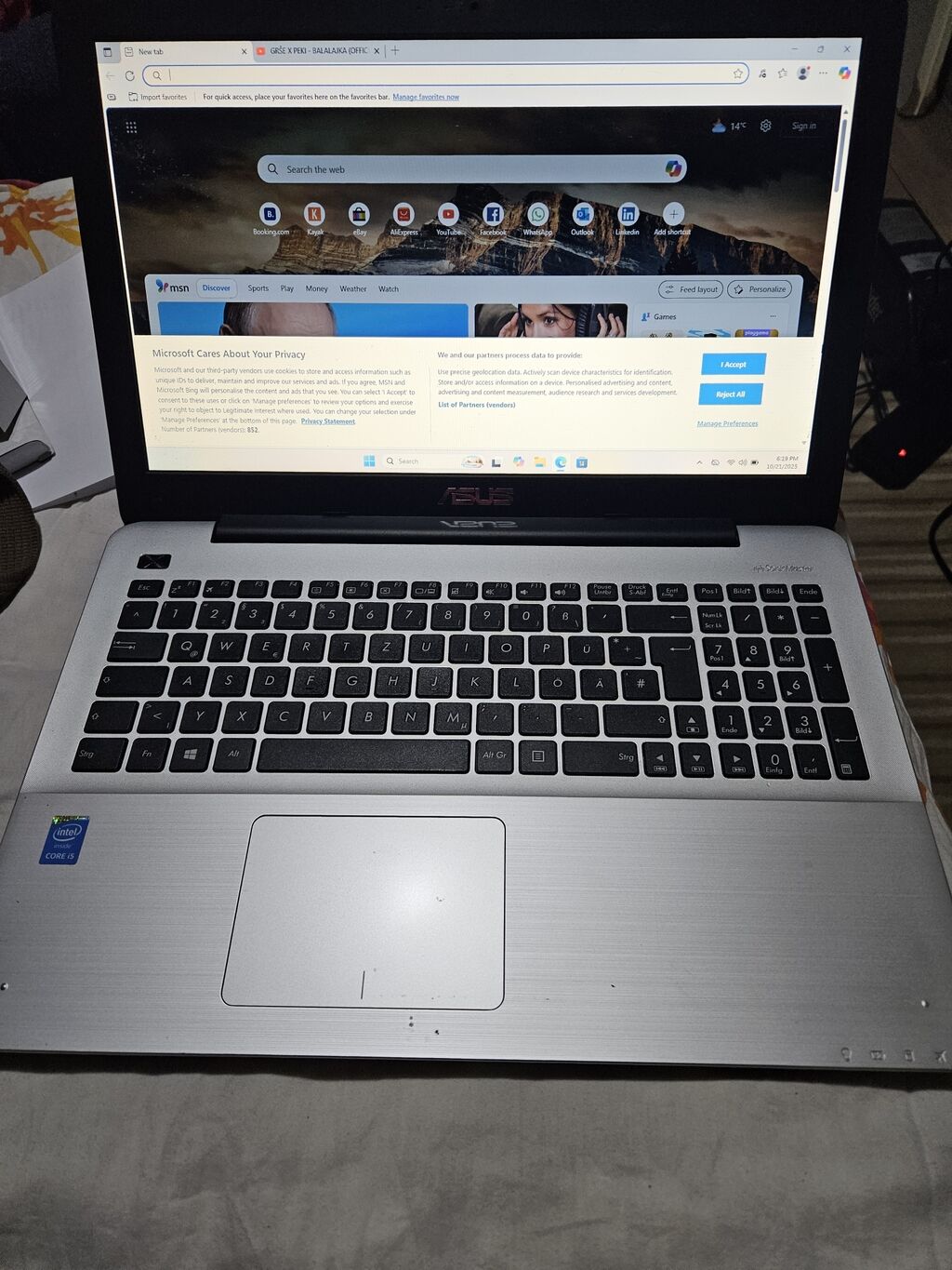Intel Core i5, 12 GB OZU, 15.6 "