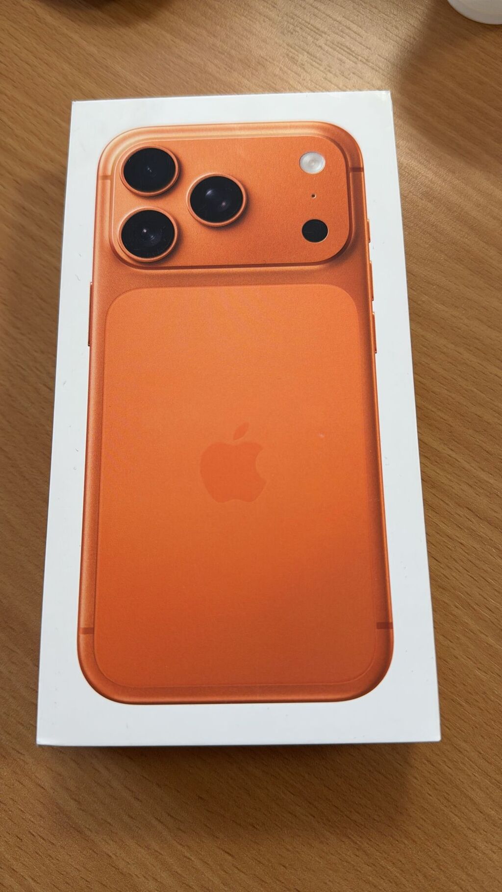 Apple iPhone iPhone 16 Pro, 256 GB, Coral, Face ID, Garancija