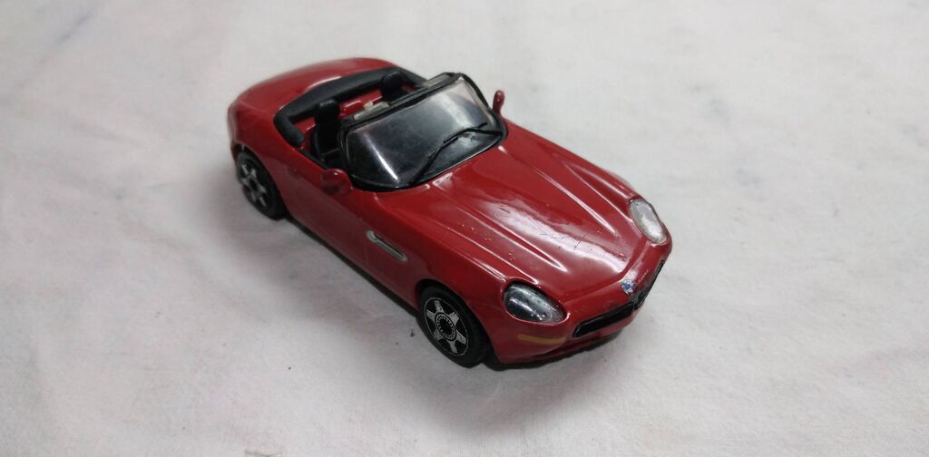 Burago BMW Z8, 1:43 China malo Izgeban napred