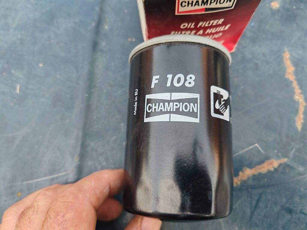 Filter ulja CHAMPION F 108. Novo. Mozete detaljnije videti na slikama