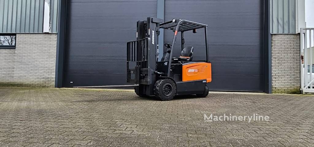 Doosan B 25 X-7 električni viljuškar