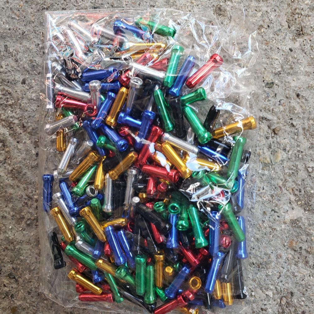 Krajevi sajli u različitim bojama