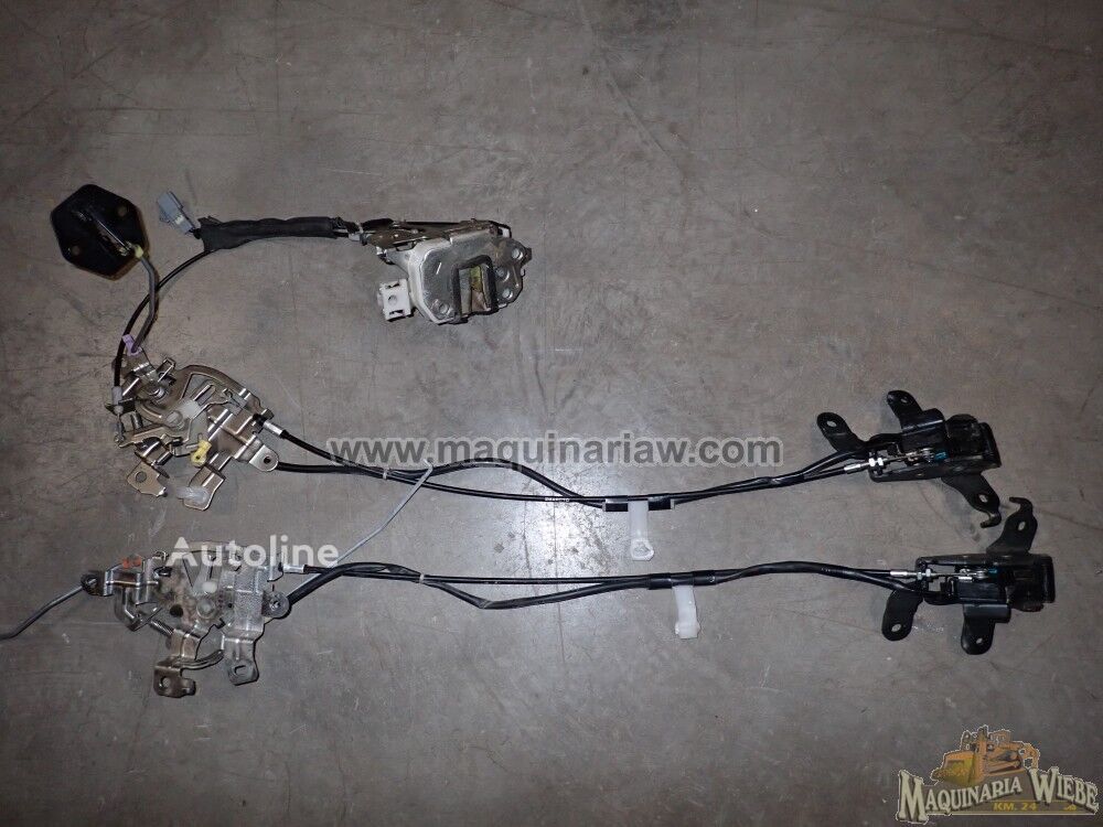 CHAPA DE CERRADURA DEL COFRE S/N drugi rezervni deo kabine za Toyota TACOMA automobila