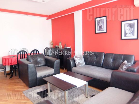 #39970, Izdavanje, Stan, BLOK 21, 750 EUR