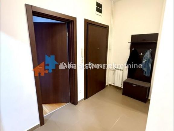 Vračar, Kalenić pijaca, 2.0 stan, 56m2, 750 EUR, ID 26251