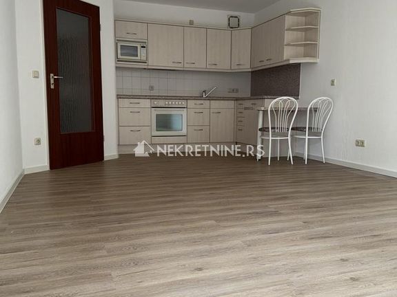 Prodaja dvosobnog stana u Kragujevcu – 55m², odlična lokacija blizu centra