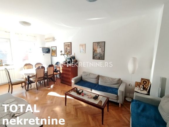 Trosoban stan NOVI SAD, 257800€