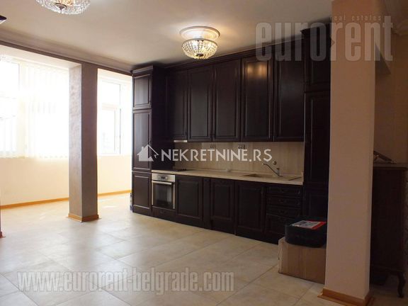 #39046, Izdavanje, P.P., KRUNSKA, 1150 EUR