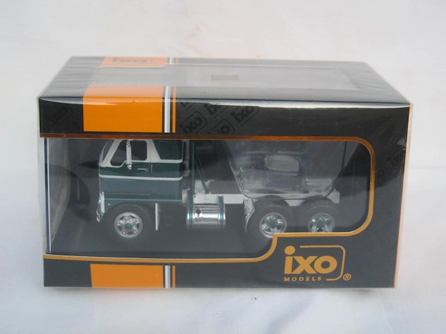 1:43 IXO international harvester DCOF-405
