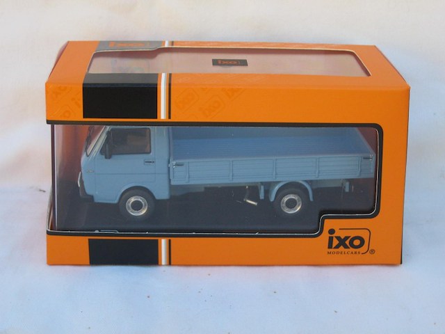 1:43 IXO VW LT 28