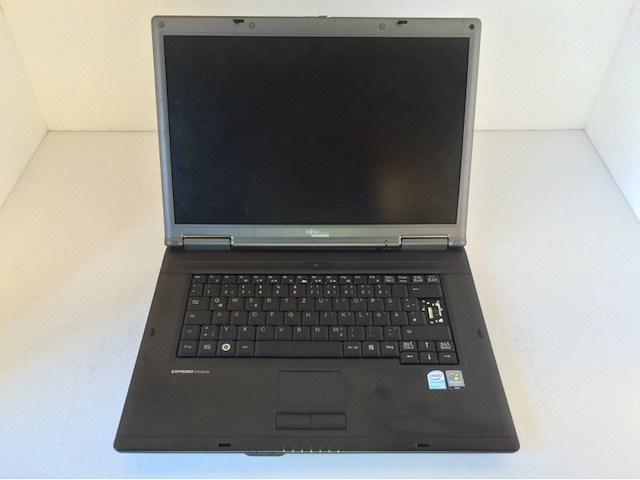 Fujitsu Esprimo Mobile V5535 za delove
