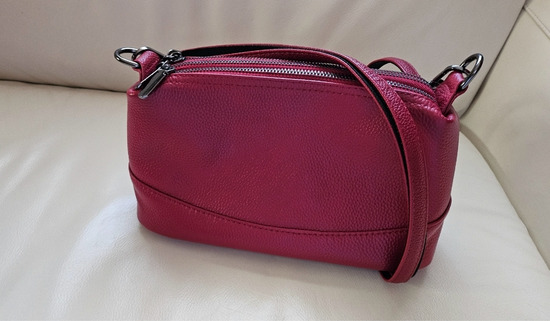 %Crvena crossbody kožna torba, izvrsna nova