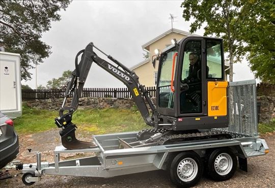2022 Bager Volvo EC18E + transportnom prikolicom