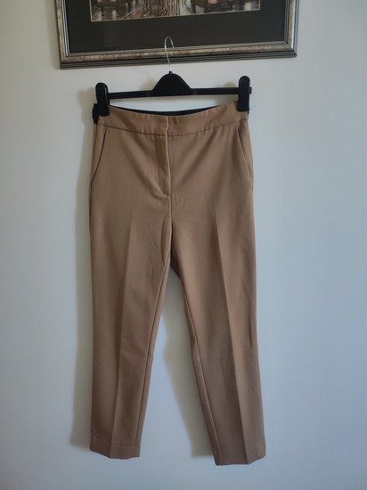 ZARA pantalone na crtu
