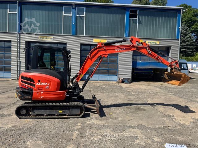 Mini bager
KUBOTA KX 042-4