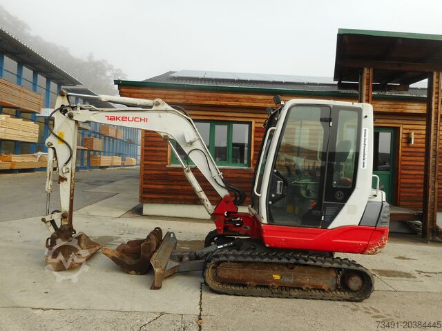 Mini bageri
Takeuchi TB 235 ( 3.530kg )