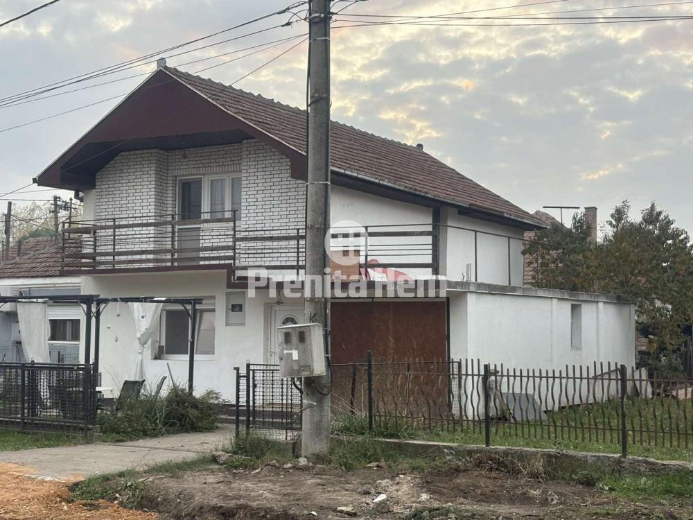 Mladenovac Varoš, 100m2+garaža, uknj. ID#1449 99.000 €