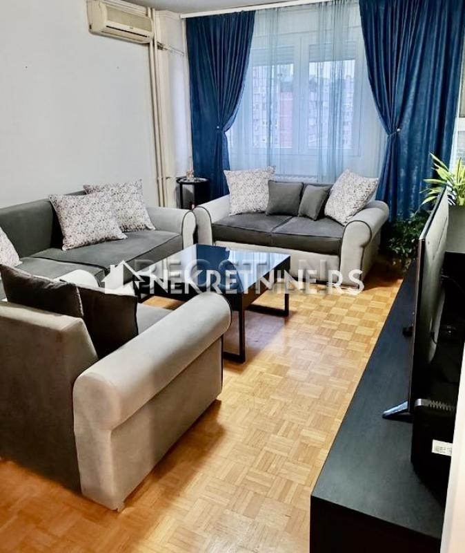 Novi Beograd - Blok 70 #64971 600 €
