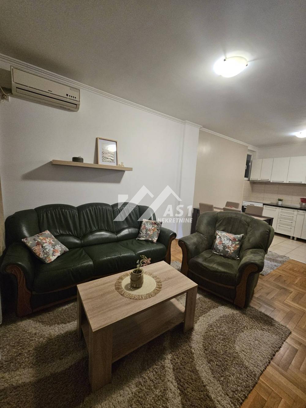 IZDAJE SE DVOSOBAN STAN NA ADAMOVICEVOM NASELJU ID#4163 450 €