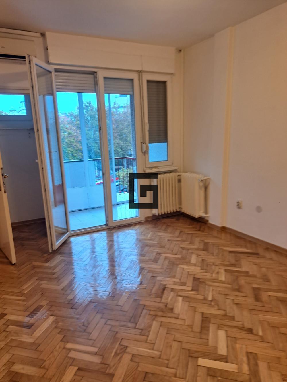 Slavija, odličan 2.5 stan-Birčaninova ID#1493 800 €