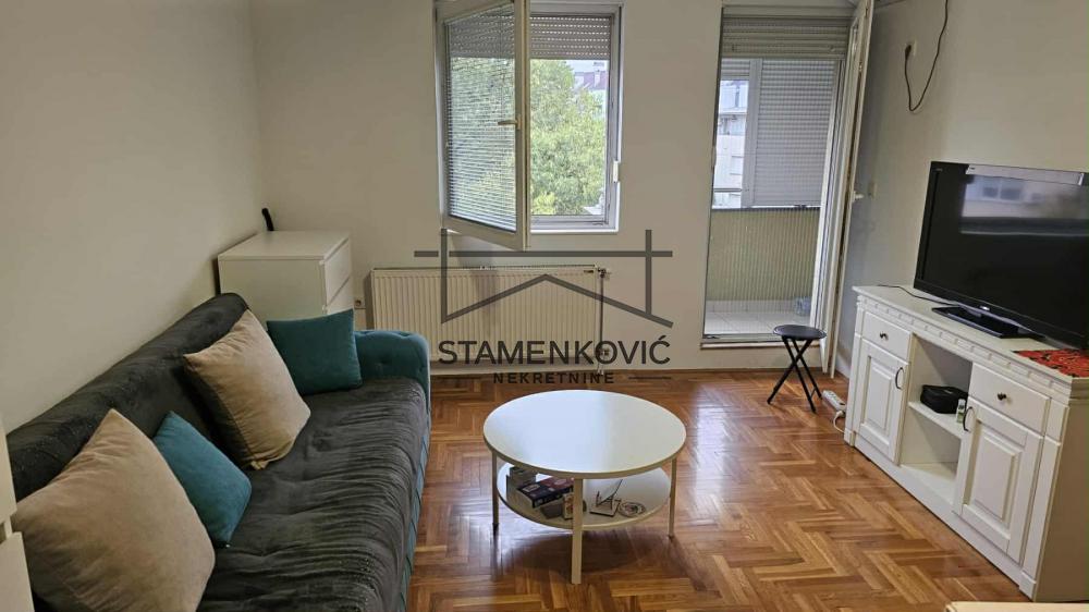 ODLIČNA LOKACIJA-DVOSOBAN STAN ID#7030 450 €
