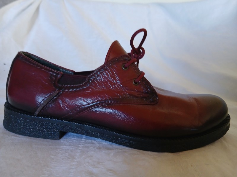 BORDO CIPELE KAO NOVE ROSETTA BR 37