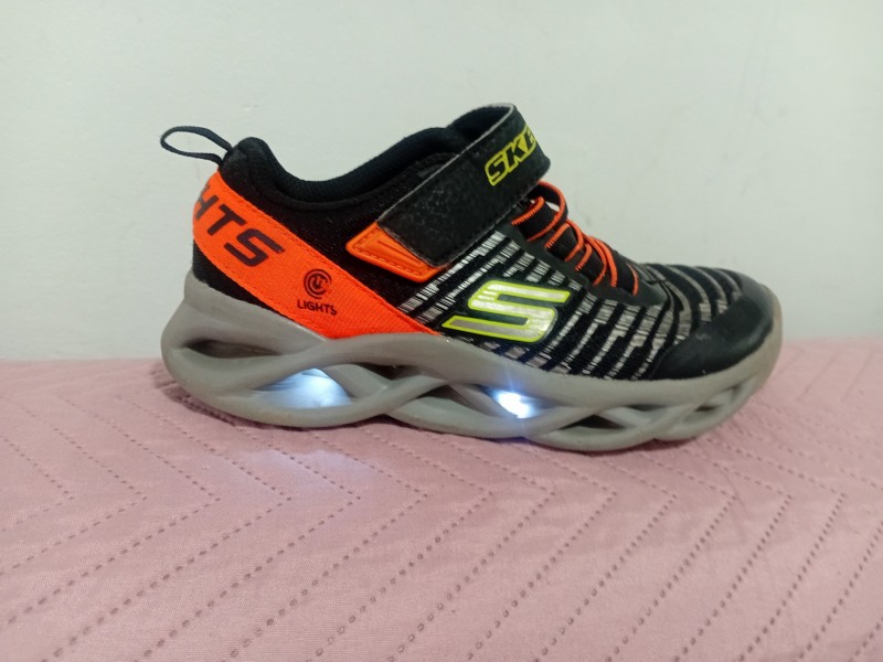 SKECHERS patike 28