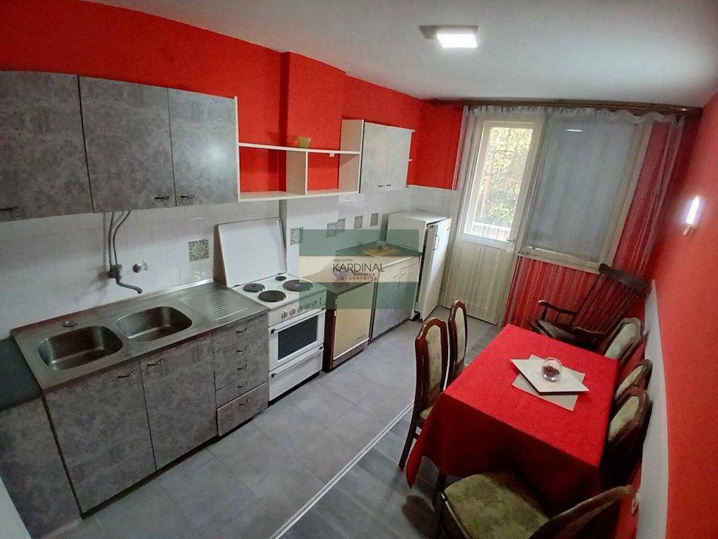 Dvosoban stan – Kajsijar, Jagodina – 60m², terase, podrum, moguća kupovin