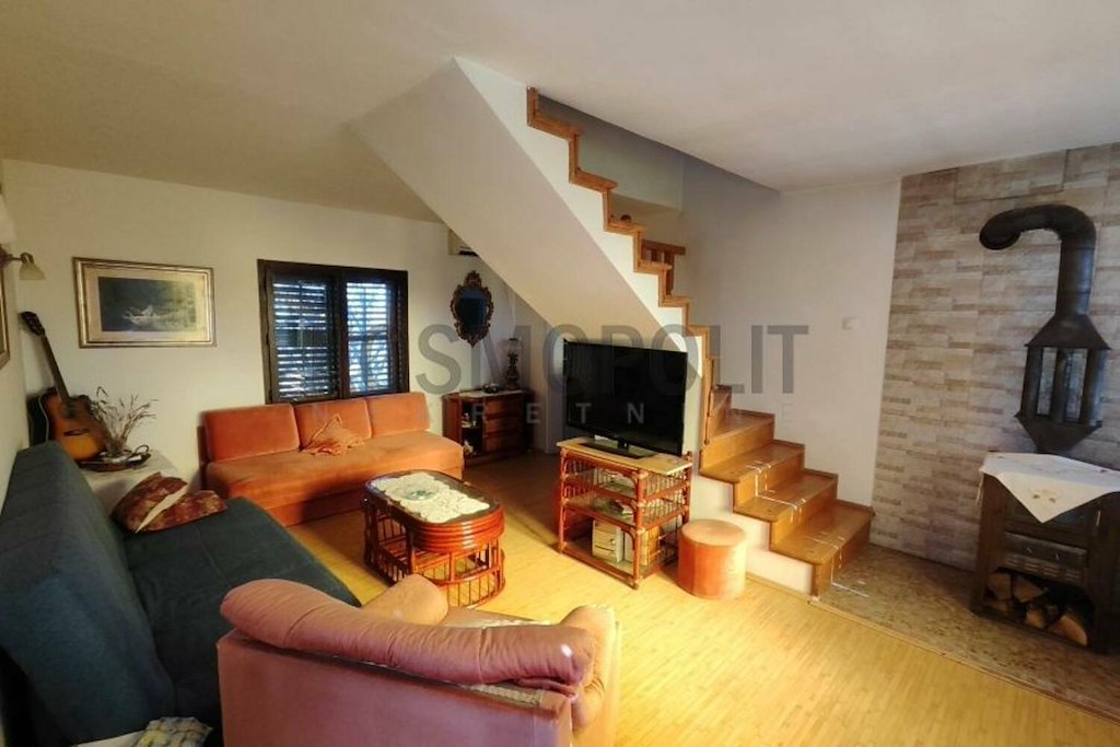 Voždovac, Ripanj, Natalije Cvetković , Kuća, 220m2, 170000 EUR