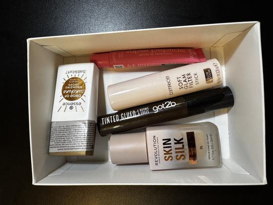 Beauty box - Revolution, Catrice, Essence