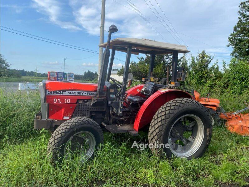 Massey Ferguson TRACTOR(Massey Ferguson) traktor točkaš