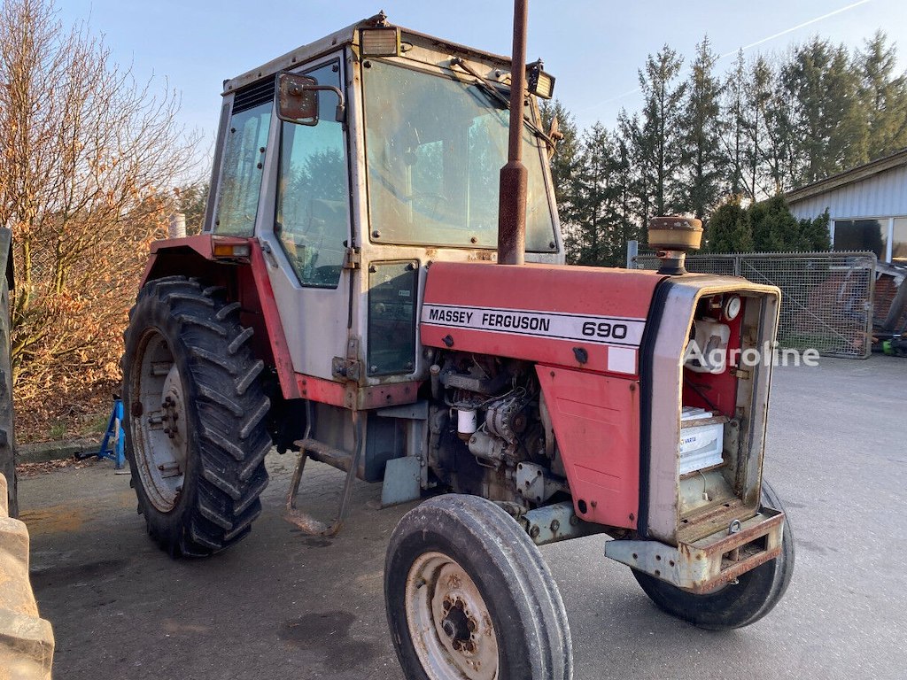 Massey Ferguson 690 traktor točkaš