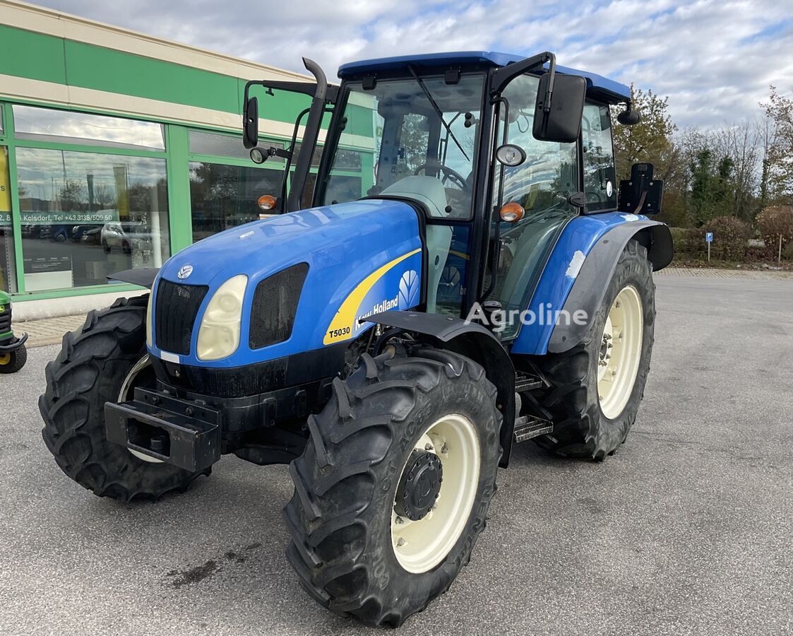 New Holland T 5030 traktor točkaš