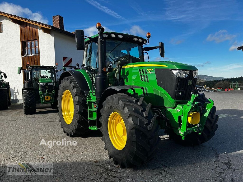 John Deere 6215R traktor točkaš