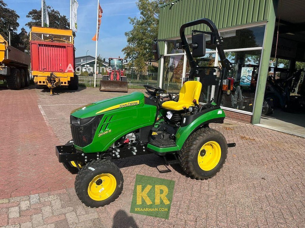 Novi John Deere 2026R mini traktor